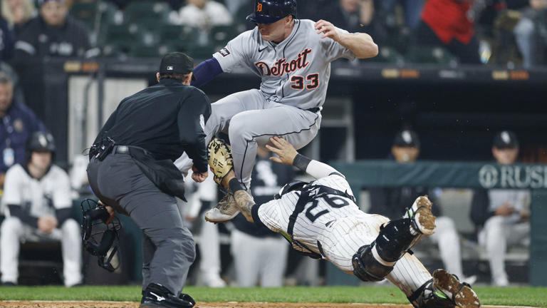 Tigers 5, White Sox 4: Cats scratch out a win