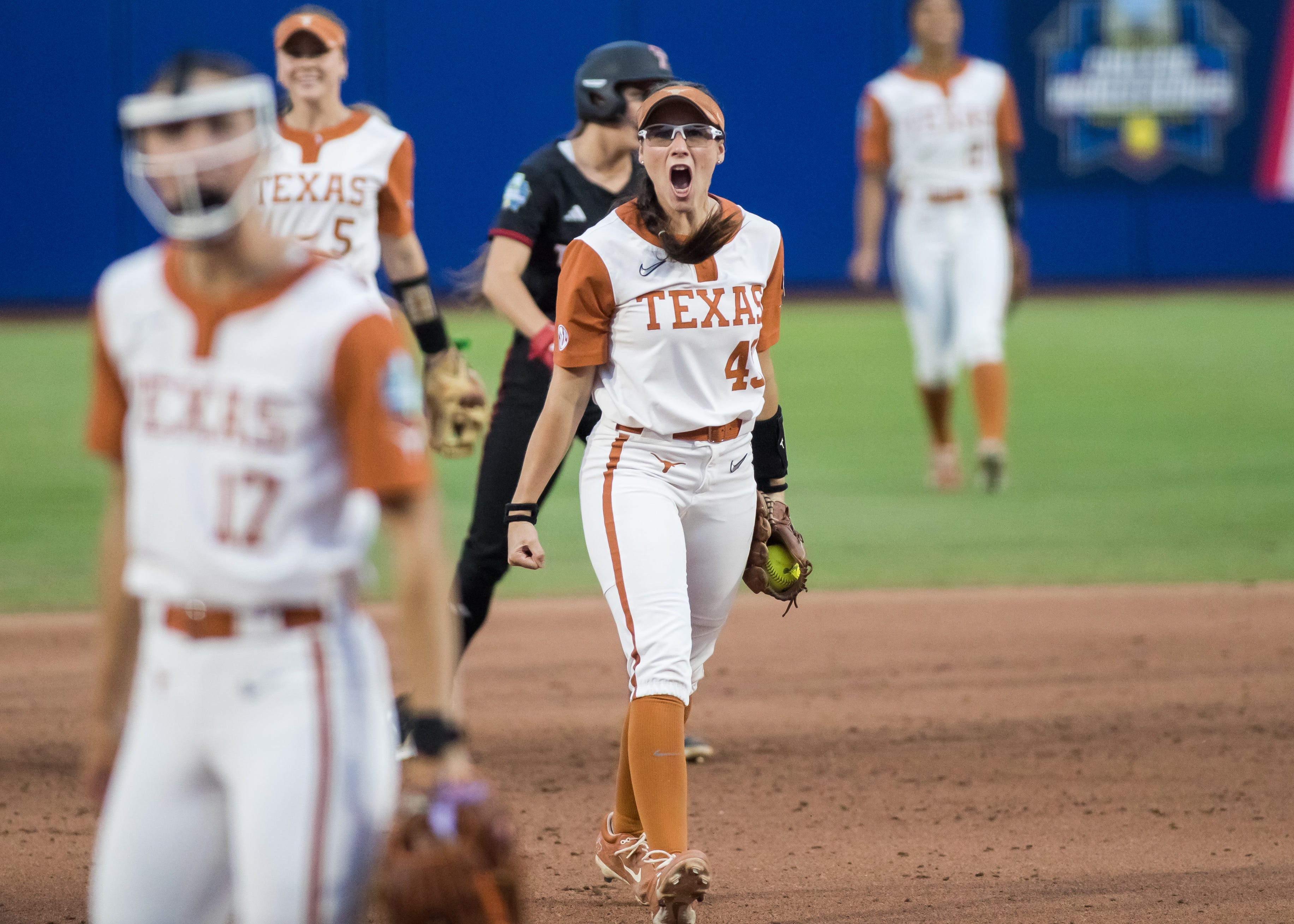 Another obstruction call nearly costs a team a Women's College World ...