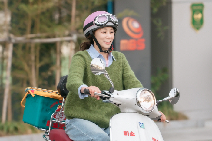 Shin Jang-young, the sun girl, cried all day yesterday...with all one's ...