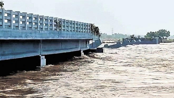 Thenpennai bridge washed away in December 2024 floods not designed per ...