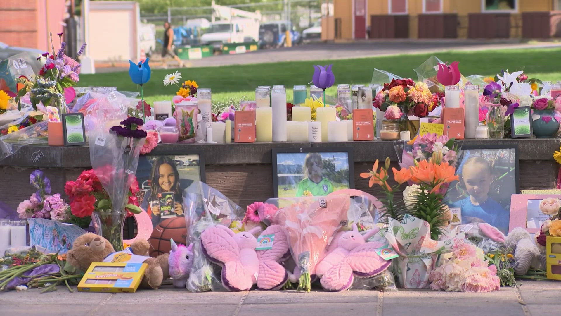 Law enforcement continues manhunt for murder suspect Travis Decker