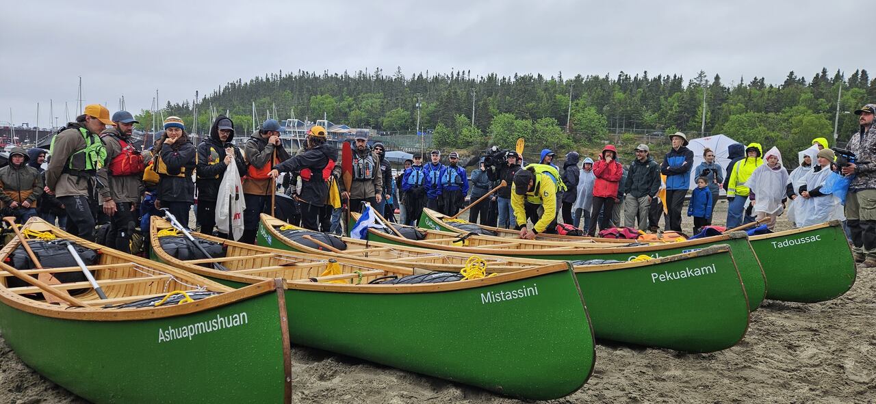 Canoe expedition retraces historic 1,200-kilometre fur-trade route to ...