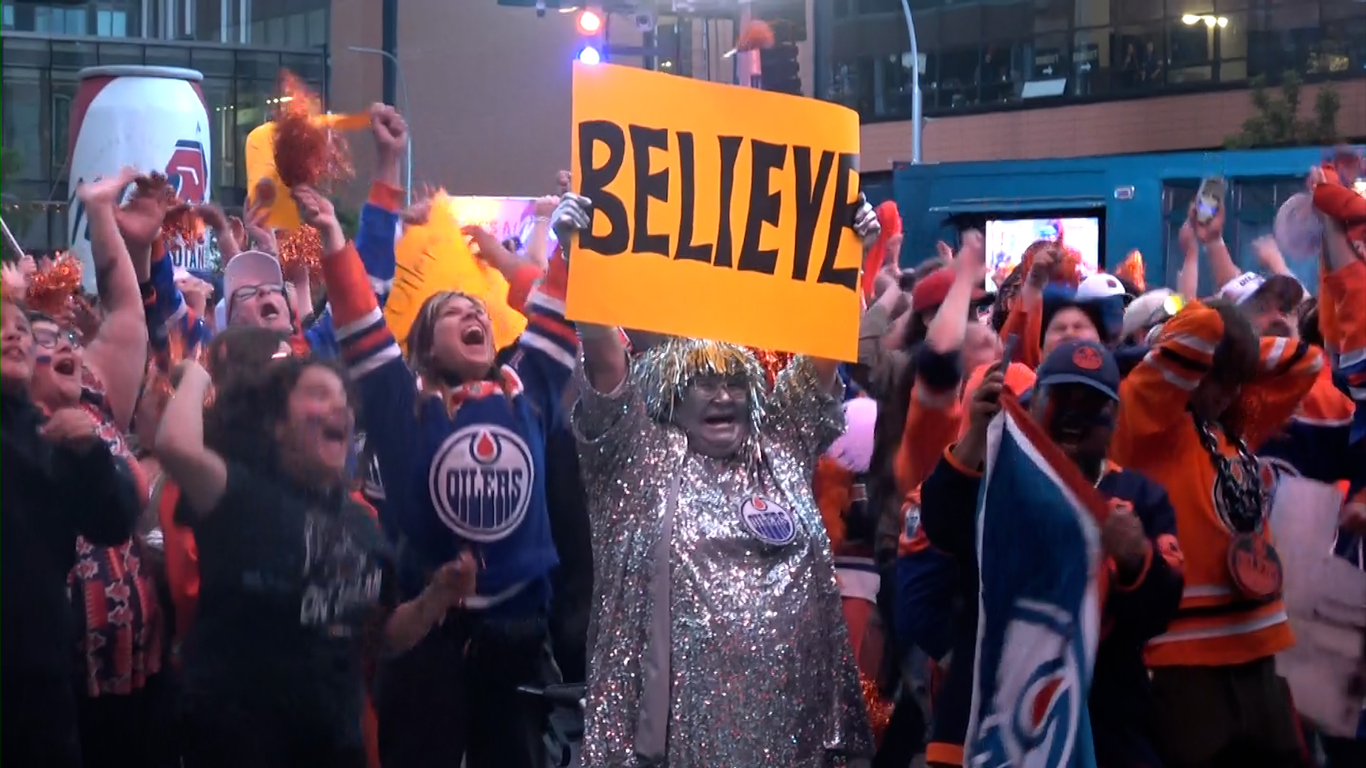 Edmonton Oilers fans erupt after OT Game 1 win over Florida