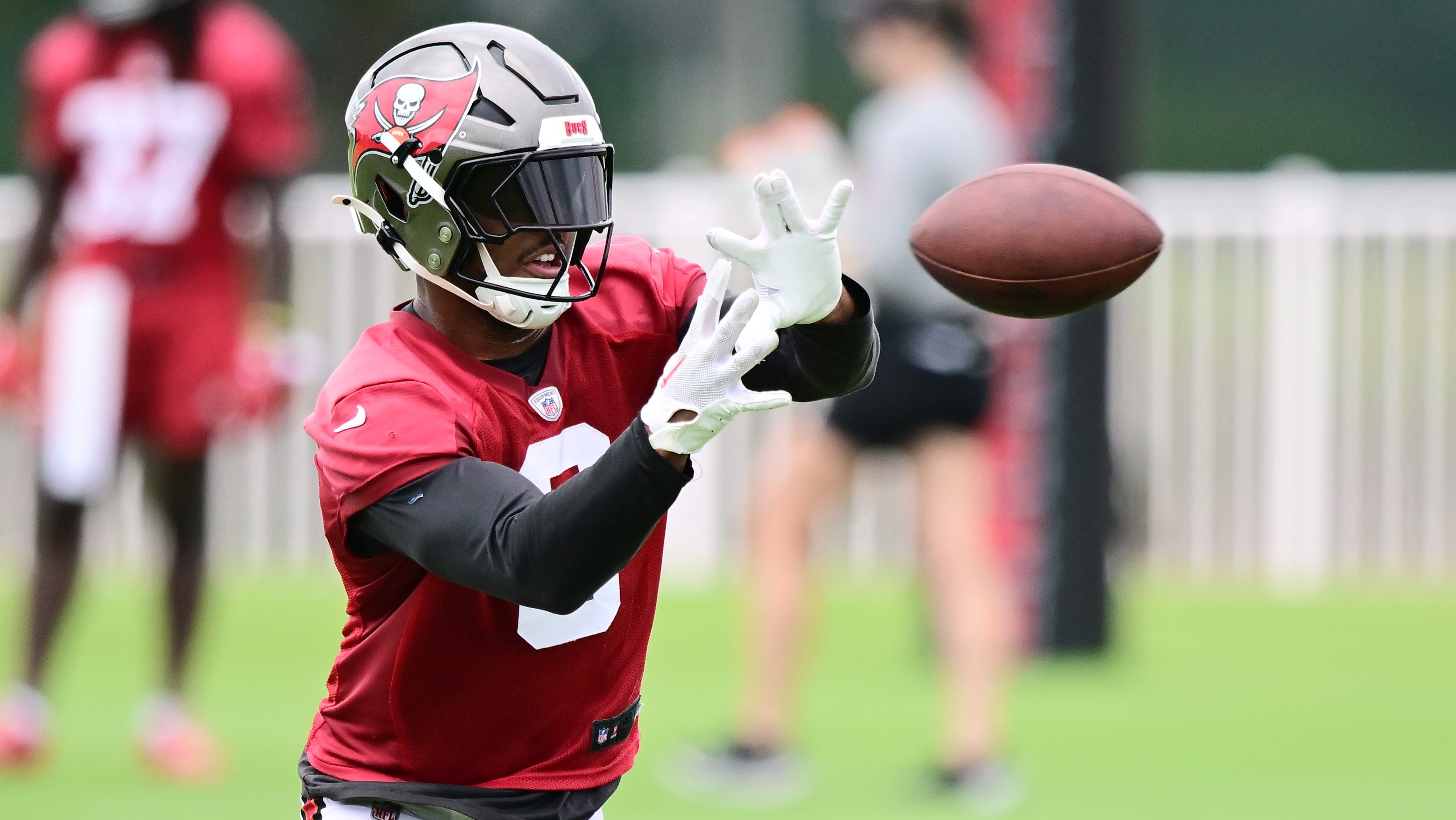 Oft-Injured Linebacker Called ‘X Factor’ for Buccaneers in 2025