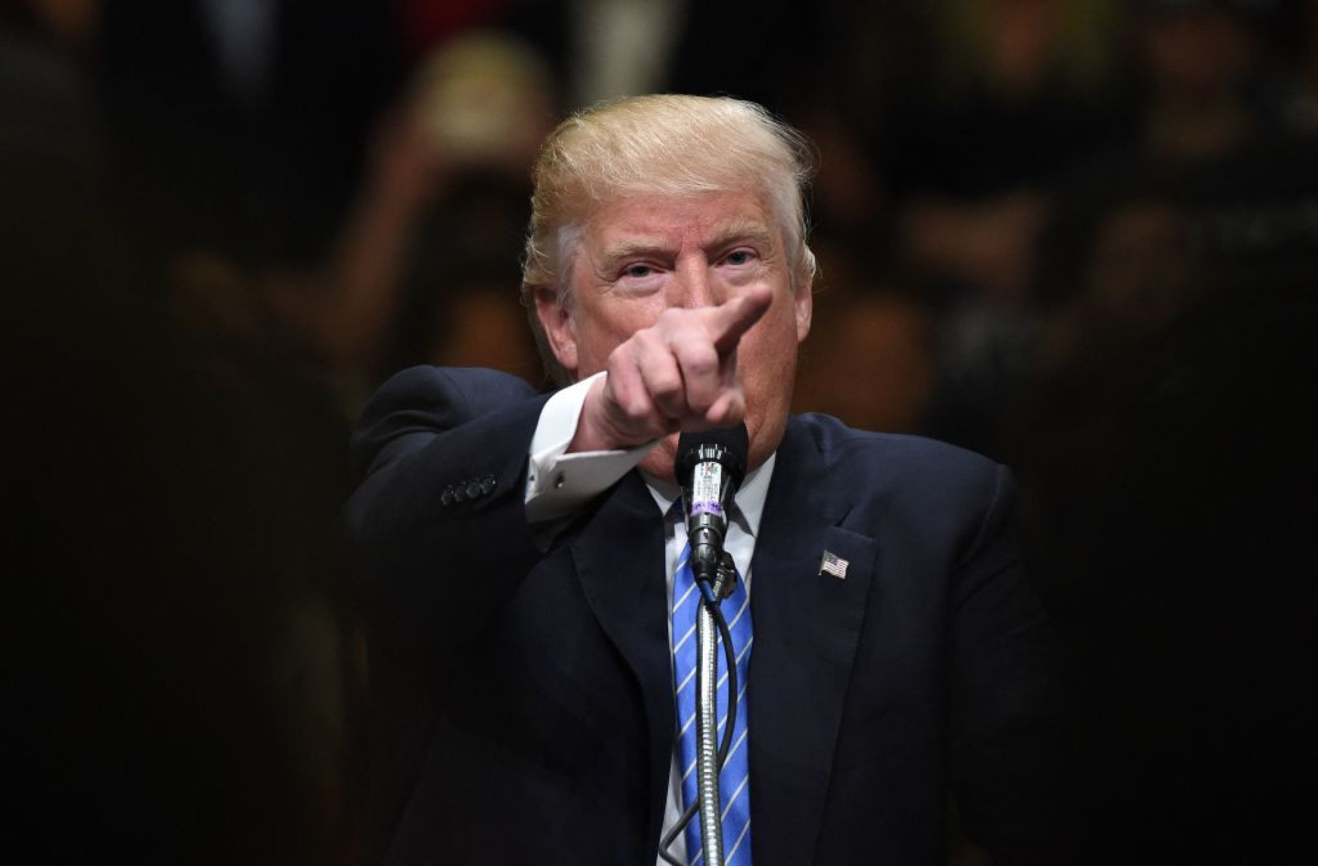 Trump blocks foreign students' admission to Harvard