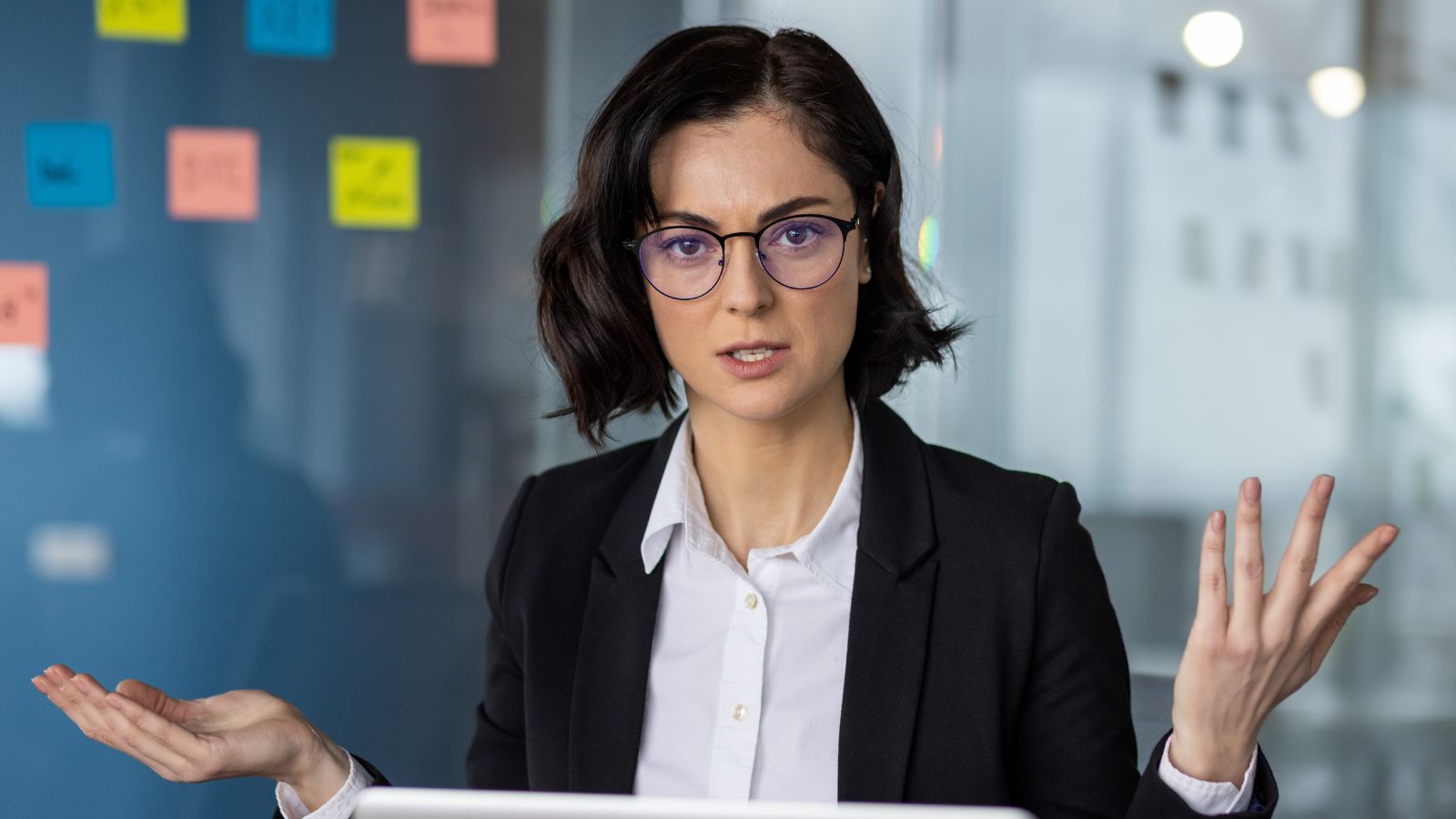 18 Phrases People with Anger Issues Say Without Even Noticing