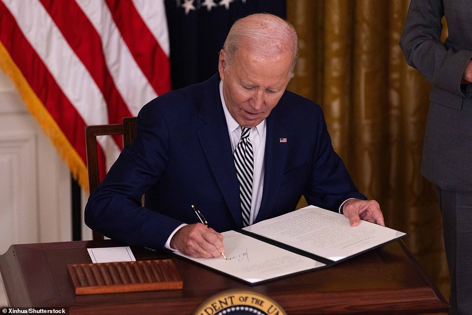 Biden slams Trump's investigation into his autopen signature use