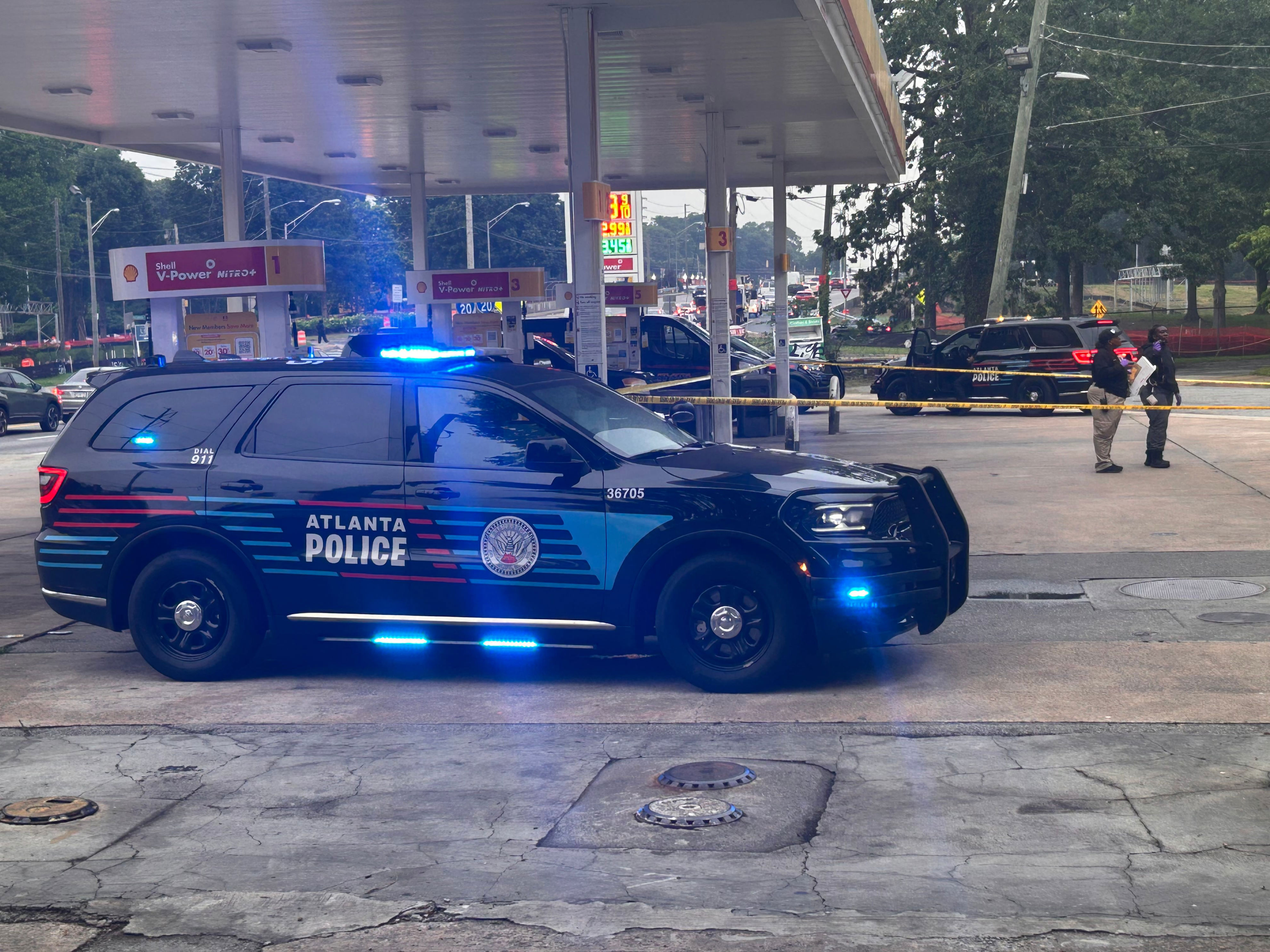 Person shot near busy southeast Atlanta intersection, police say