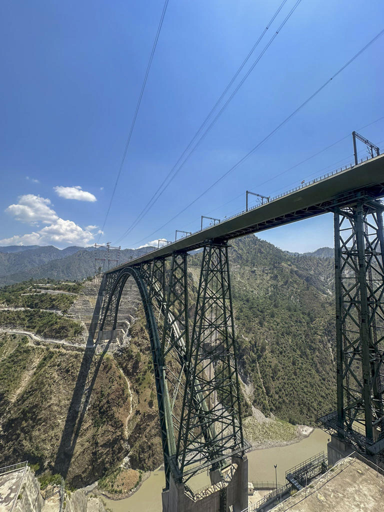J and K CM, Union ministers review arrangements in Katra ahead of PM's ...