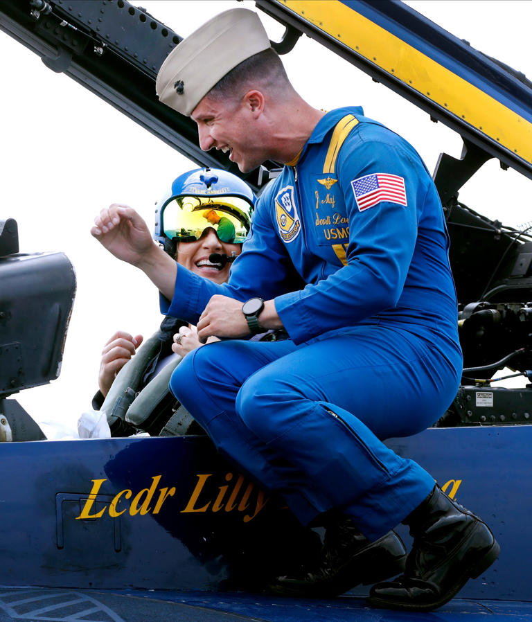 Franklin 'Key Influencer' flies in jet ahead of Blue Angels air show at ...