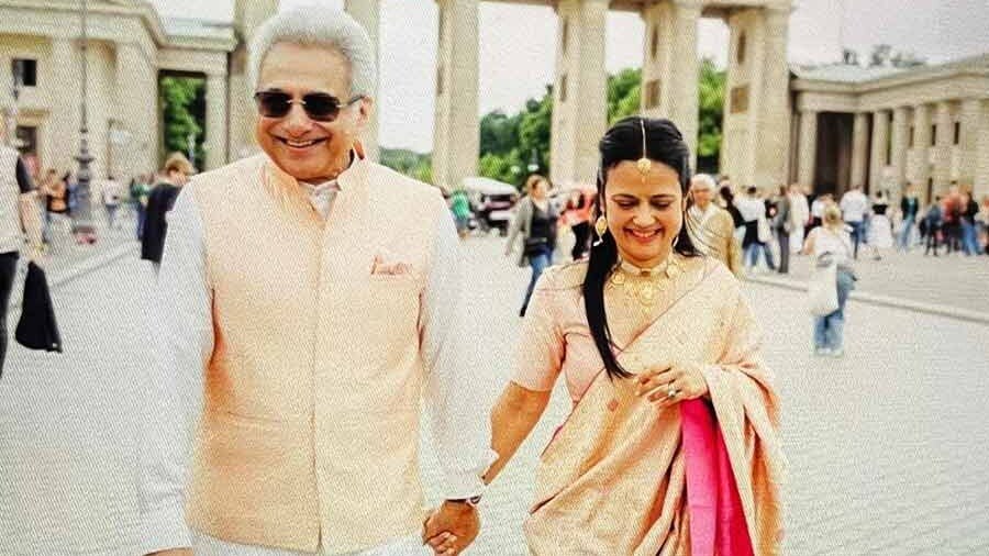 Trinamool MP Mahua Moitra marries former BJD MP Pinaki Misra in ...