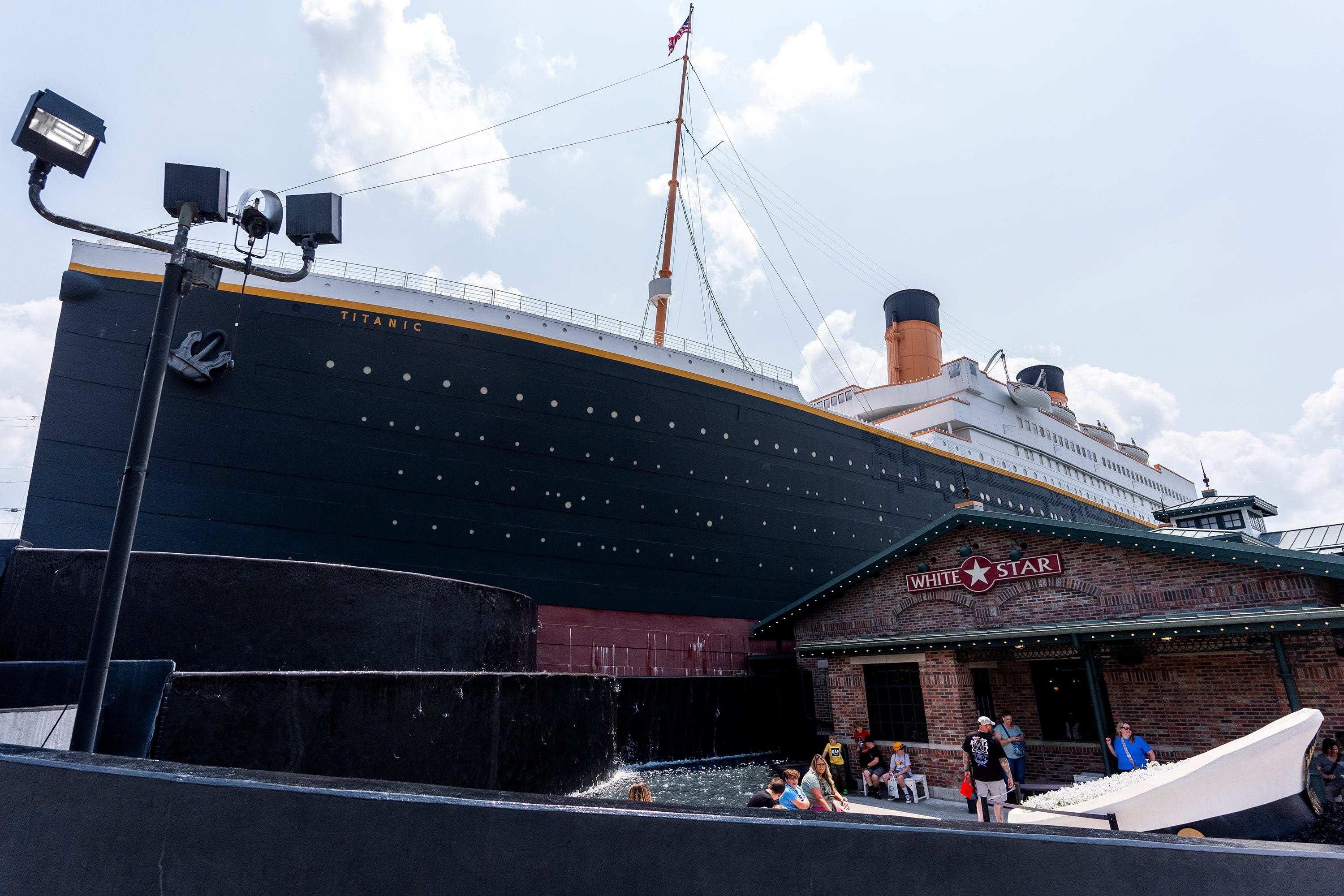 World Cup visitors, make a stop in Pigeon Forge for a slice of America
