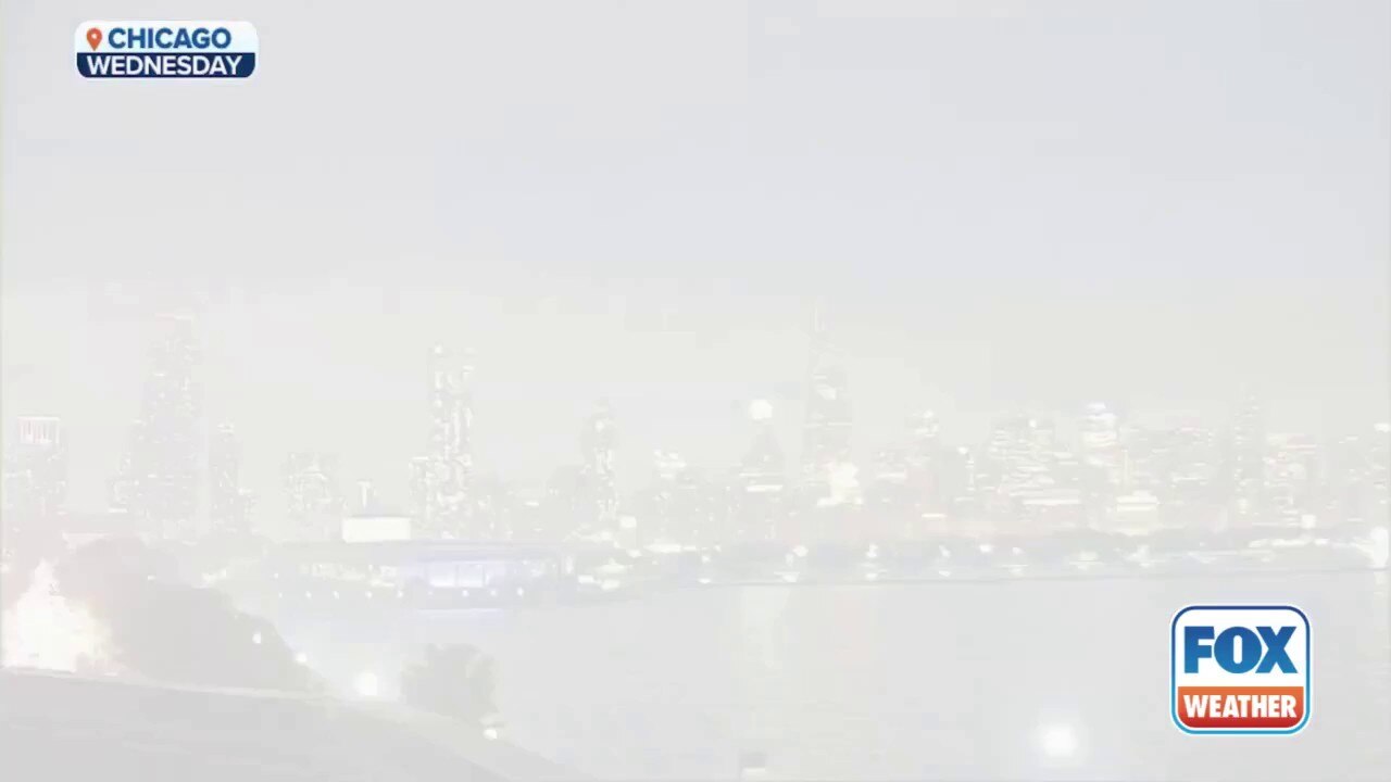 Timelapse shows Canadian wildfire smoke and haze over Chicago