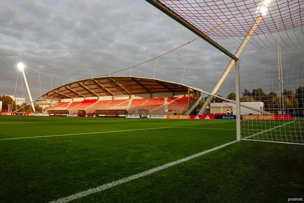 'Ajax verwacht dat talentvolle Franse verdediger Muzungu snel aansluit ...