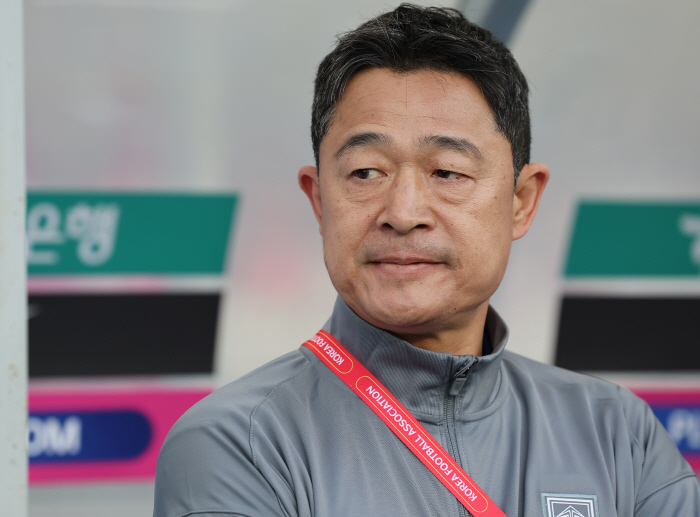 Coach Lee Min-sung, who is already worried about the striker's head, has no goals in his debut ...