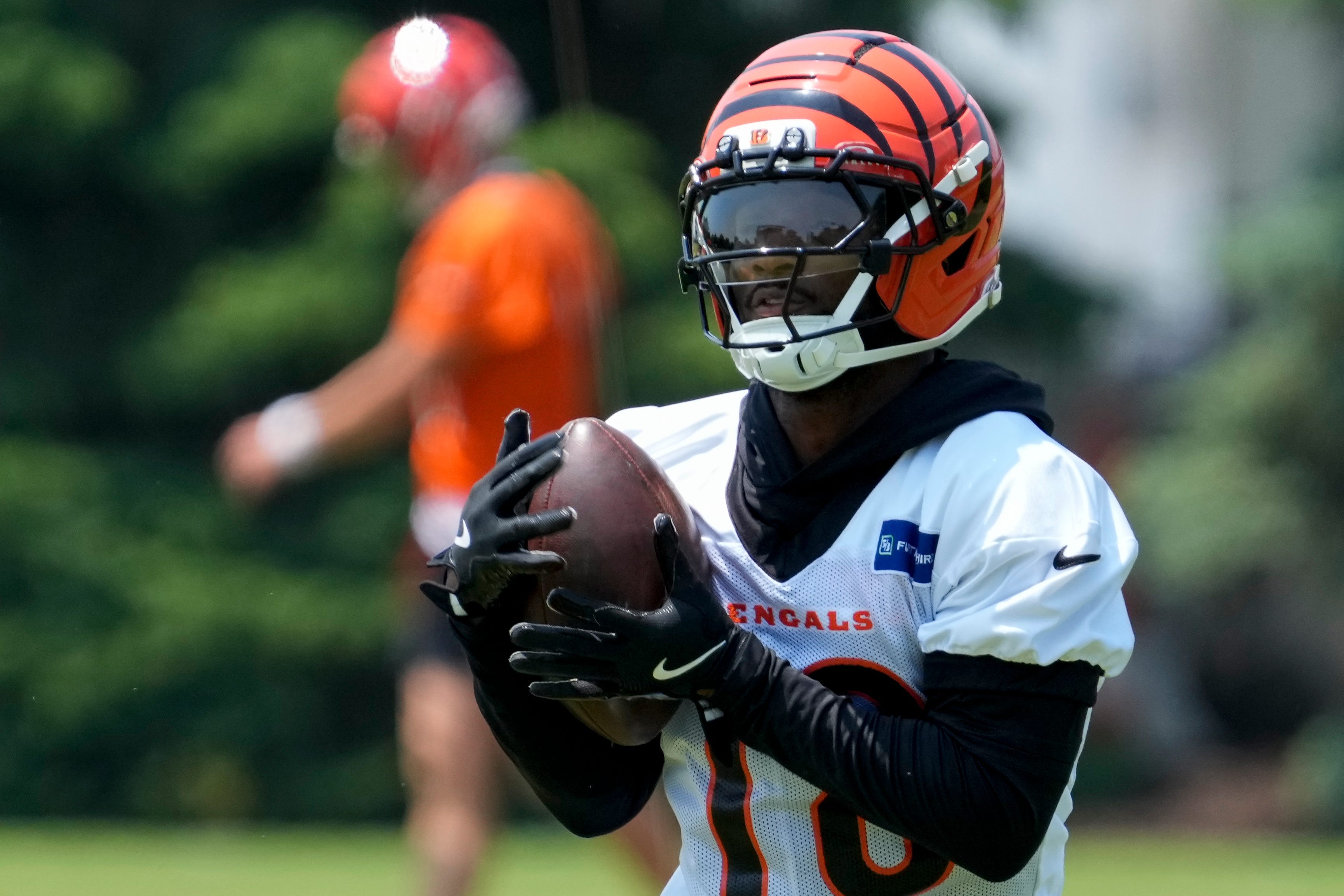 Bengals win big, bringing back two roster cuts on practice squad