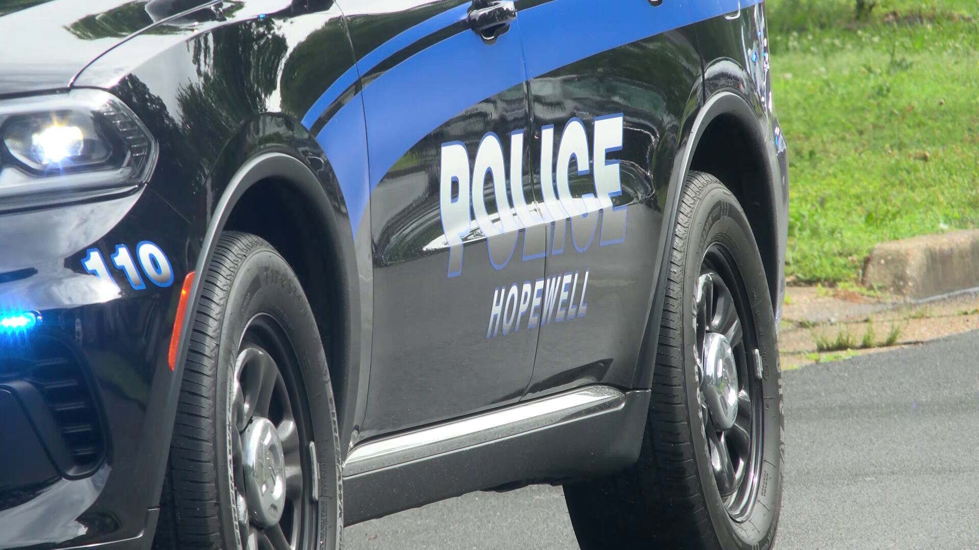 Juvenile dead, 2 others injured after crashing car into tree