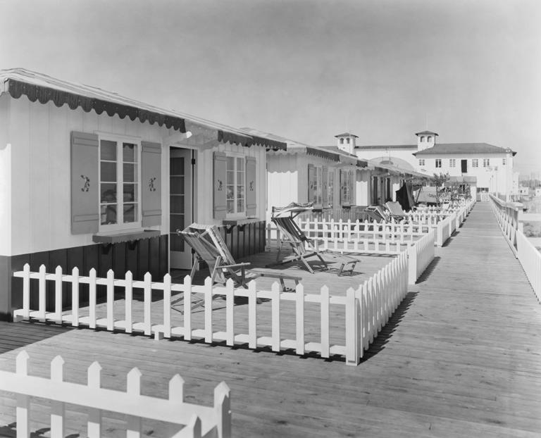 Sleep over the ocean: Crystal Pier Hotel celebrates 95 years in Pacific ...