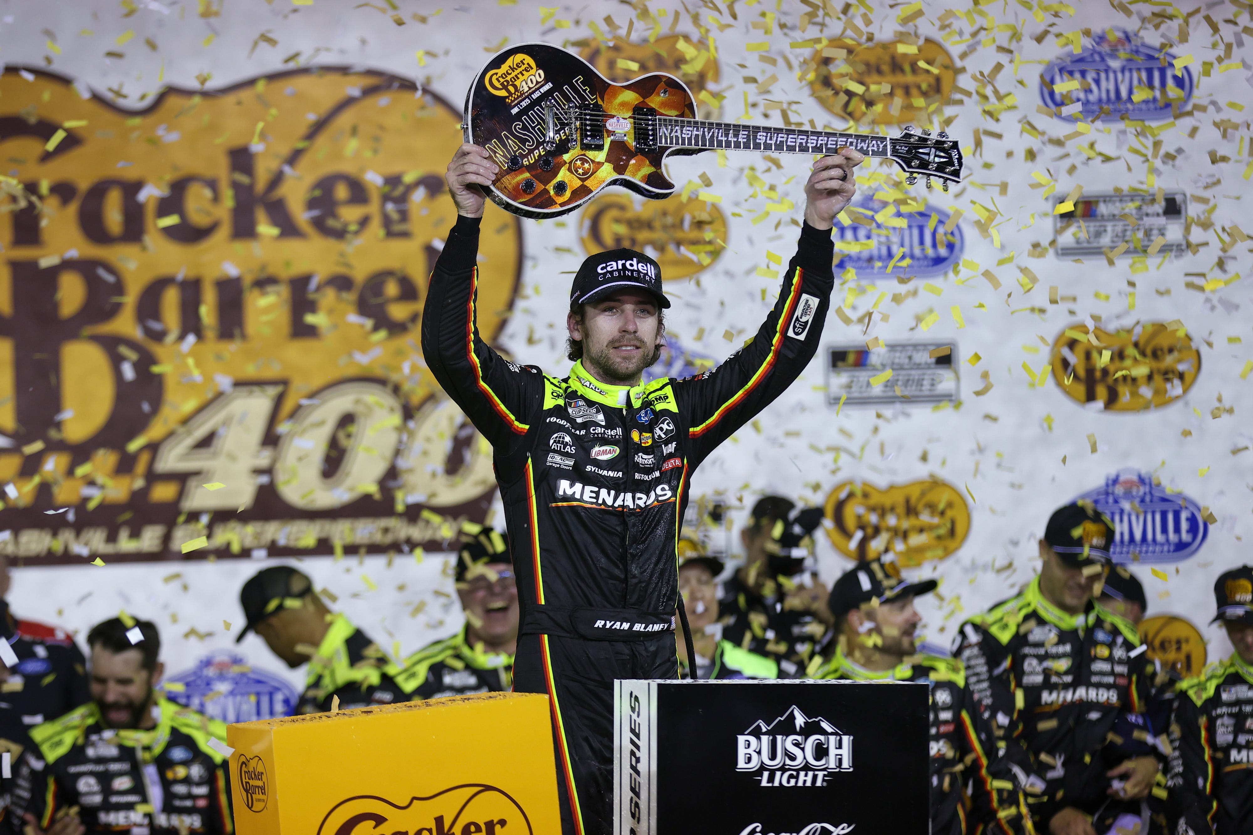 Ryan Blaney hunts down second season win in Michigan