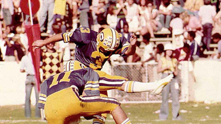 Top 50 Cal Pros: No. 48 -- Jim Breech Got His Kicks With the Bengals