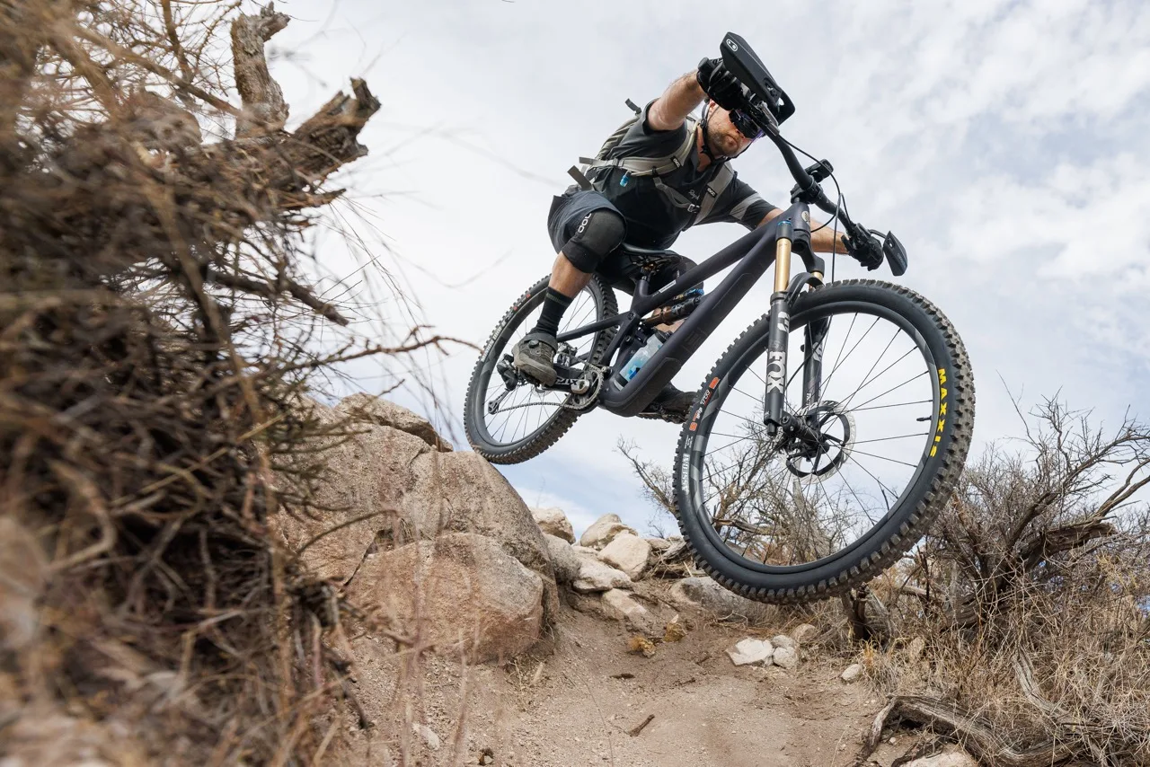 XTR Di2 Review: Shimano XTR Di2 has the Fastest Wireless Shifting