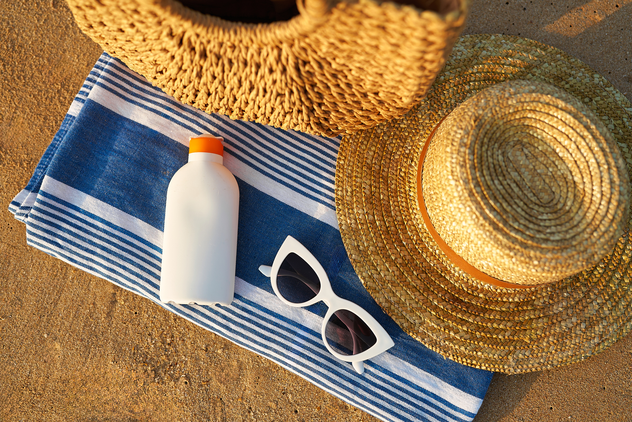 La OCU corona como mejor protector solar SPF 30 a uno que no es ni de ...