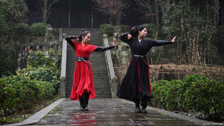 Meet Chinese martial arts sensation, the Emei Kung Fu Girls