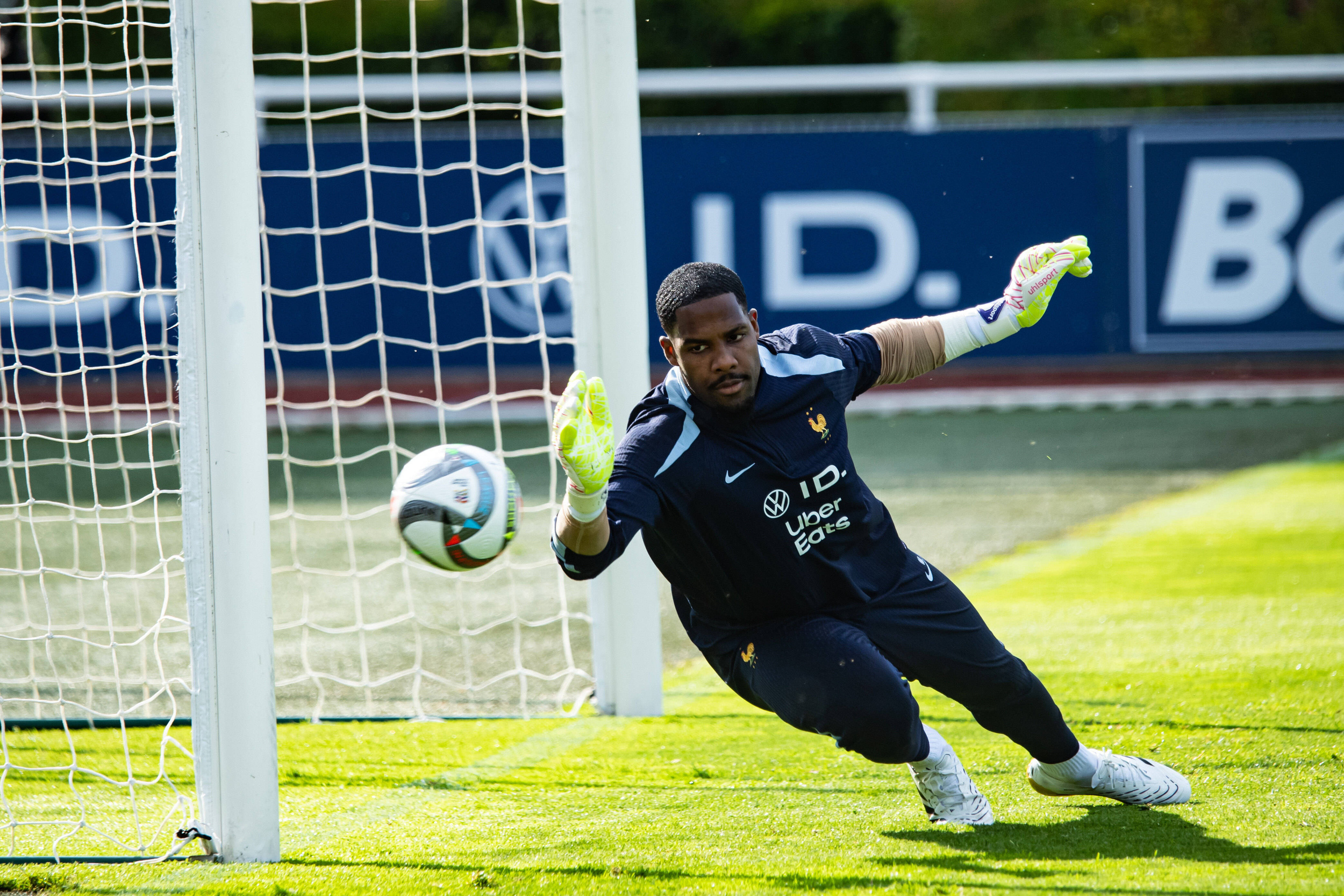 World class player wants to join Chelsea and this info could be turning ...