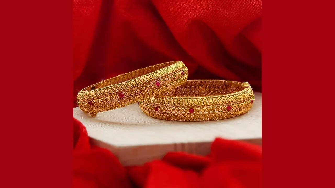 Why Wear Gold During Any Auspicious Festival?