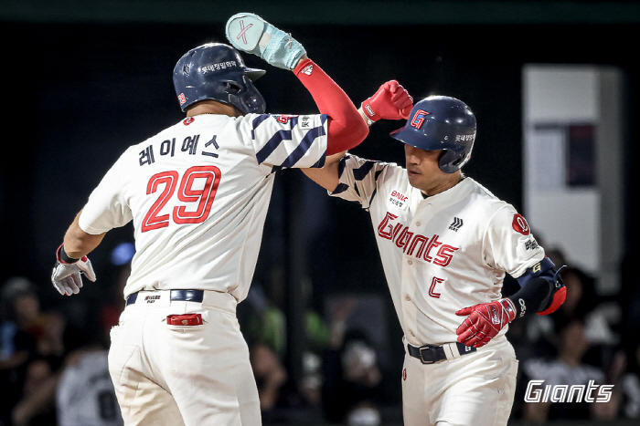 The second Lee Jung-hoo resurrection! 3 hits and 3 RBIs including home runs → Sajik forced ...