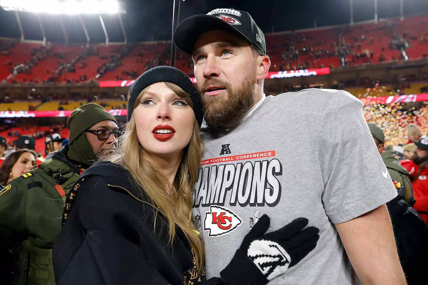 Taylor Swift’s inner circle says she’s wondering when Travis Kelce will ...