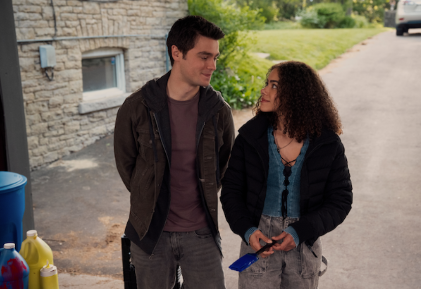 Ginny, Marcus, & Wolfe’s Love Triangle In ‘Ginny & Georgia’ Season 3 ...