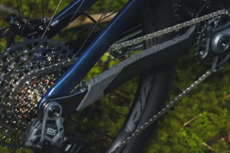 Devinci’s Updated Troy Carbon gets a Sleeker Frame, More Aggressive ...