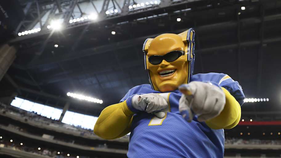 Chargers' random contract extension decision left fans perplexed and ...