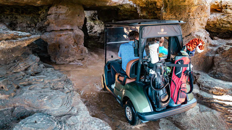 The new cliffhanging par-3 course at Big Cedar Lodge will keep golfers ...