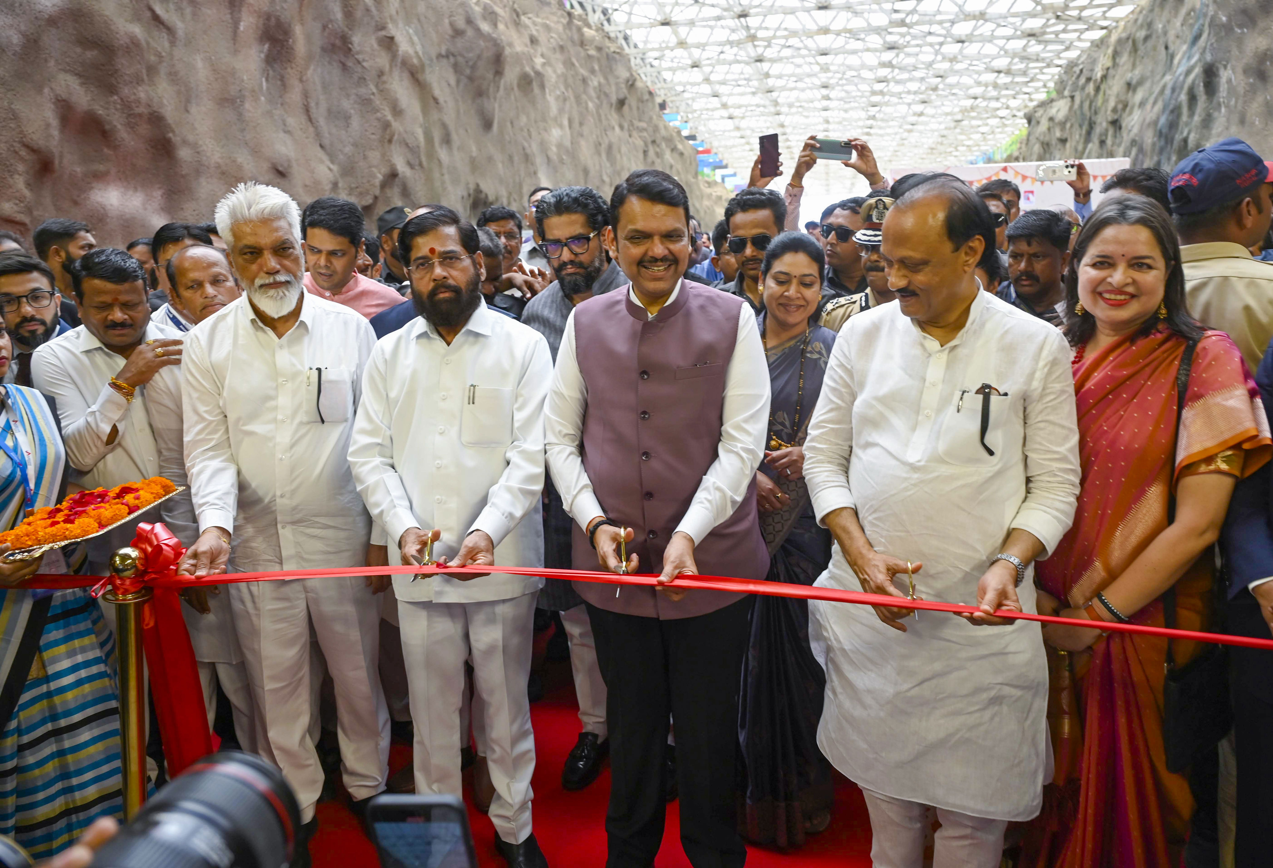 Fadnavis, Shinde take turns at driver's seat during Samruddhi ...