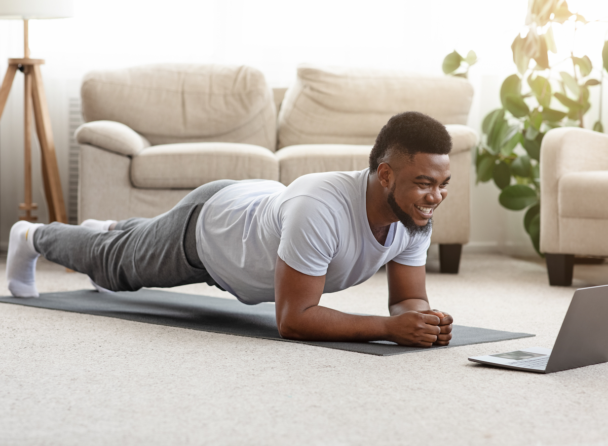 If You Can Hold This Plank for 60 Seconds, Your Core's Years Younger