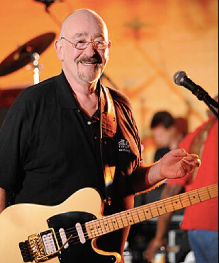 Rock Legend Dave Mason Cancels All 2025 Tour Dates Due To Health Concerns