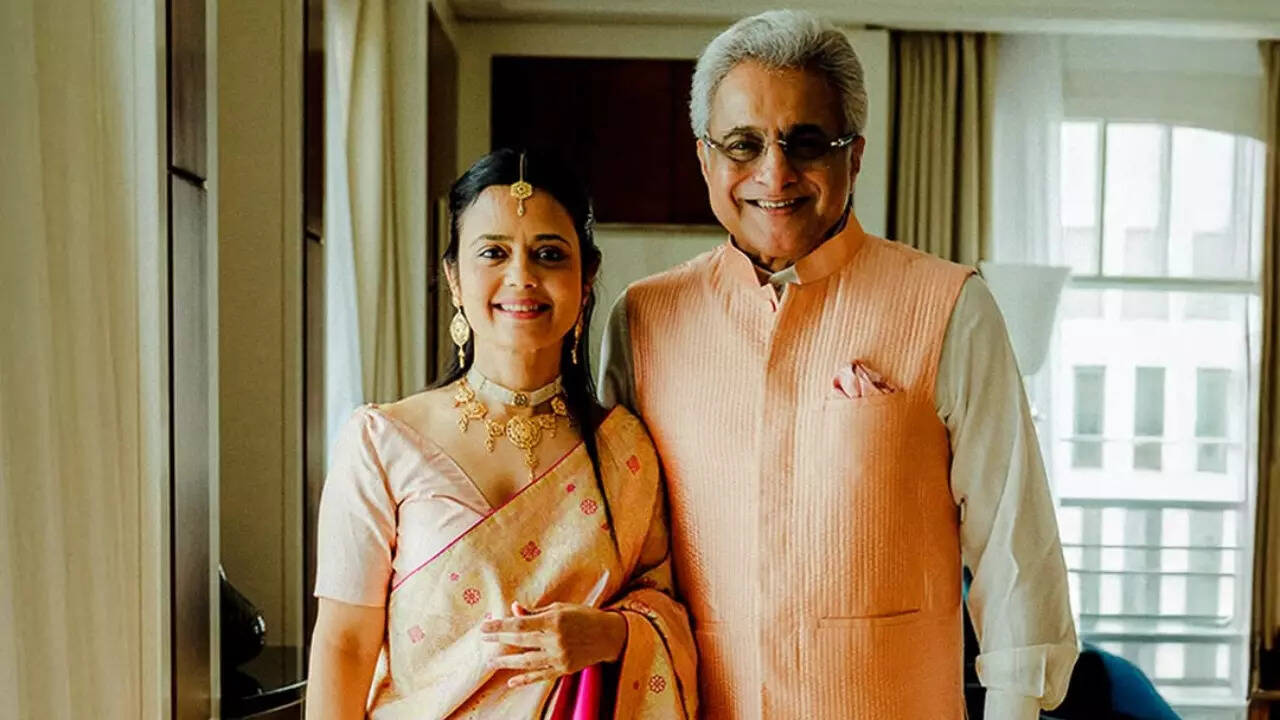 Mahua Moitra marries Pinaki Misra in Berlin wearing a dreamy Varanasi ...