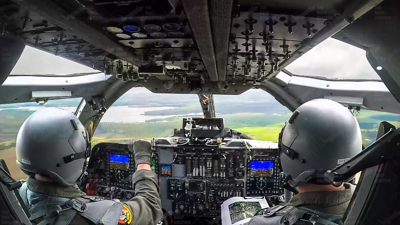 US Pilots Fly Gigantic B-1 Lancer So Fast the Cockpit Starts to Shake