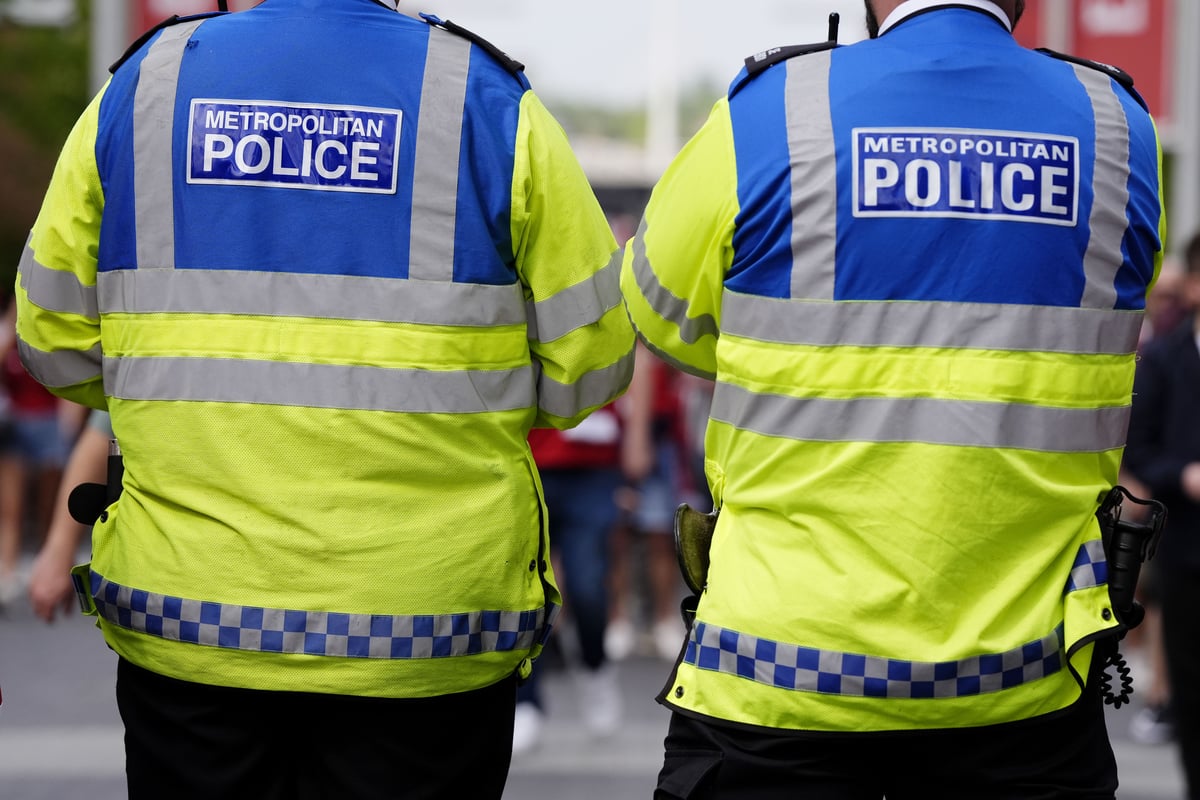 Just two Met Police front counters to stay open 24/7 under cost-cutting ...