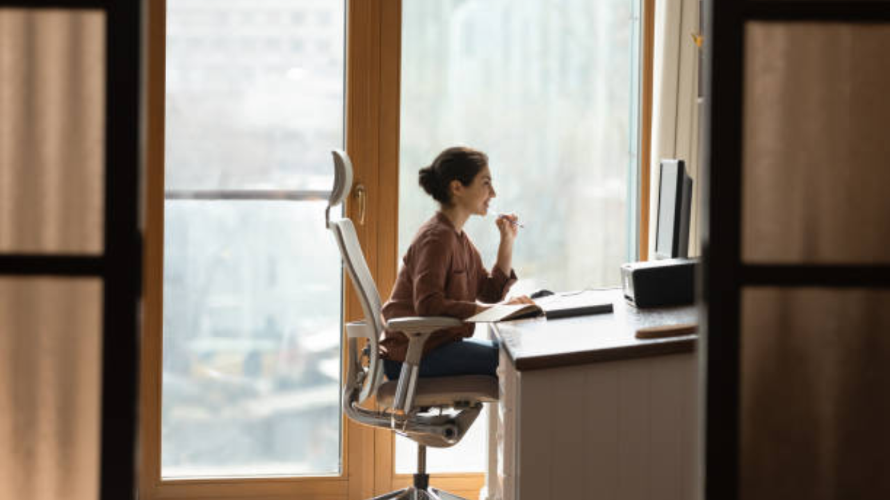 What your sitting style in the office says about your professional ...