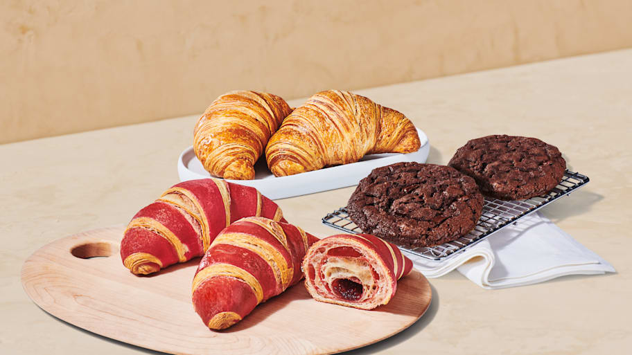 Starbucks Fresh Baked Food menu captures the taste of coffeehouse vibes