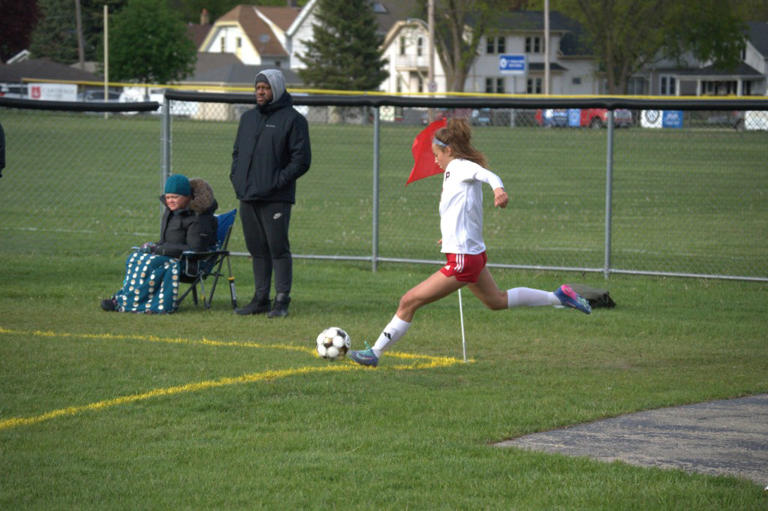 Despite move to new division, goal remains the same for Prairie girls ...