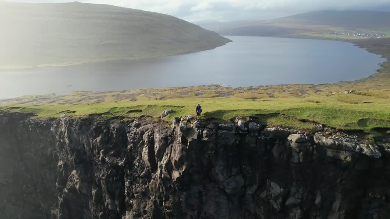 Vagar Island's Aerial Secret: A Lake Floating in the Sky