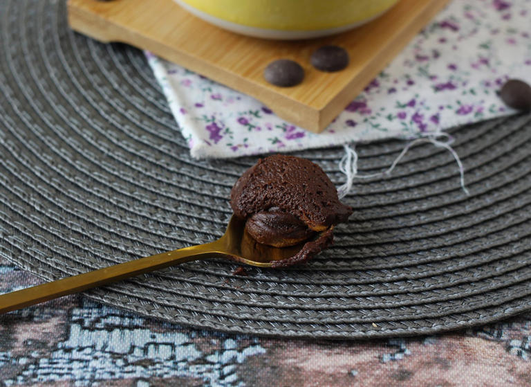 The perfect chocolate mousse, ultra gourmet with a hint of salt