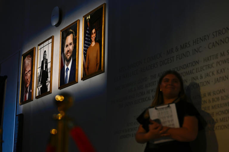 Trump brings red-carpet vibe, and boos, to Kennedy Center’s ‘Les Mis’