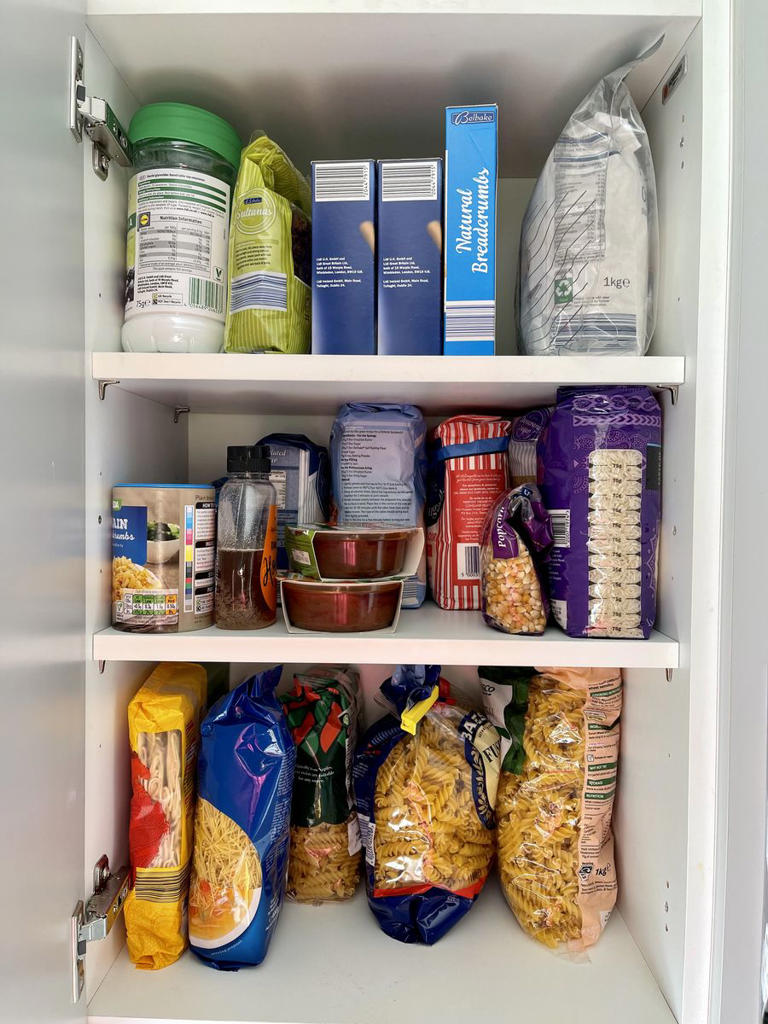 12 Items You Absolutely MUST Toss Before Moving, According to Pro ...