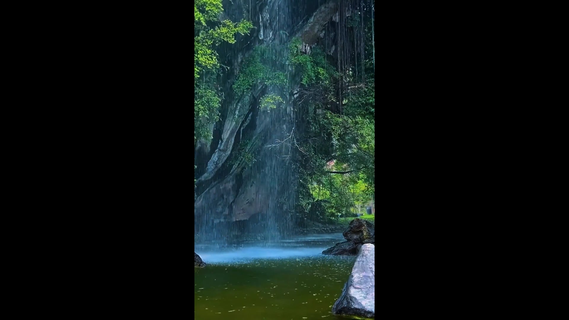 Old Town Ipoh: Where Colonial Charm and Street Art Merge.