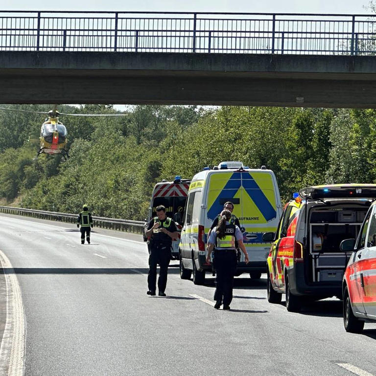 Arbeiter angefahren – Mann bei Unfall auf A46 schwer verletzt